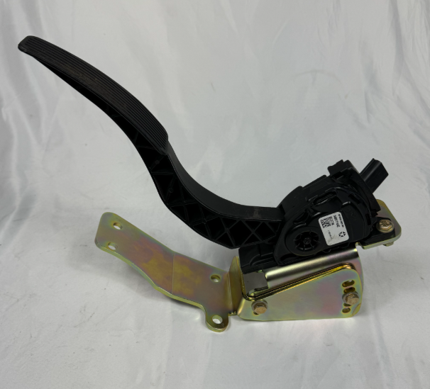 Drive by Wire Bracket for 65 B-Body Gen3 Hemi DBW | Roseville Moparts